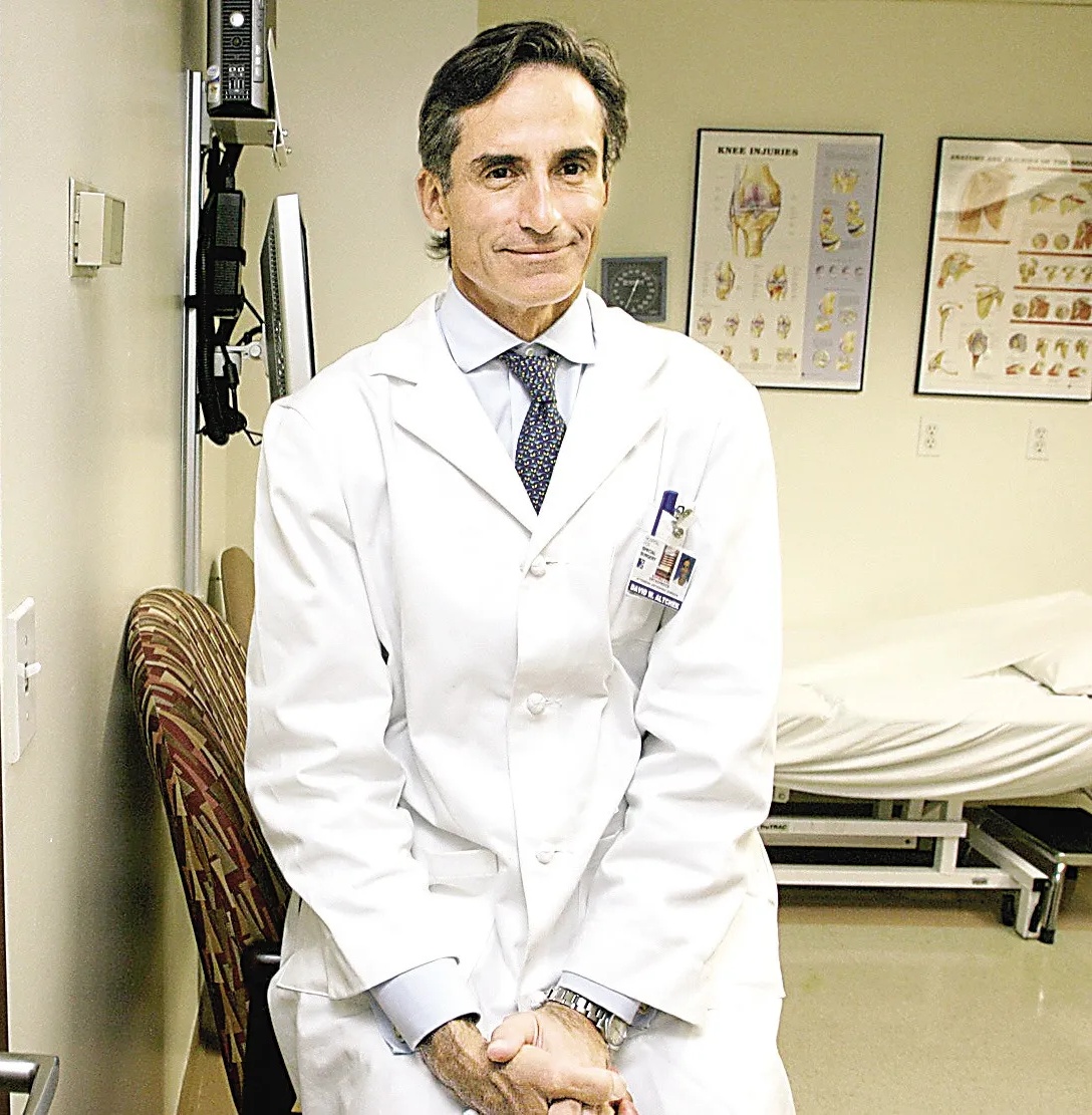 SAD NEWS: World-famous doctor David Altchek slams Panthers’ Sam Bennett ...